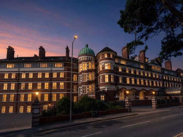 2 bedroom flat for sale