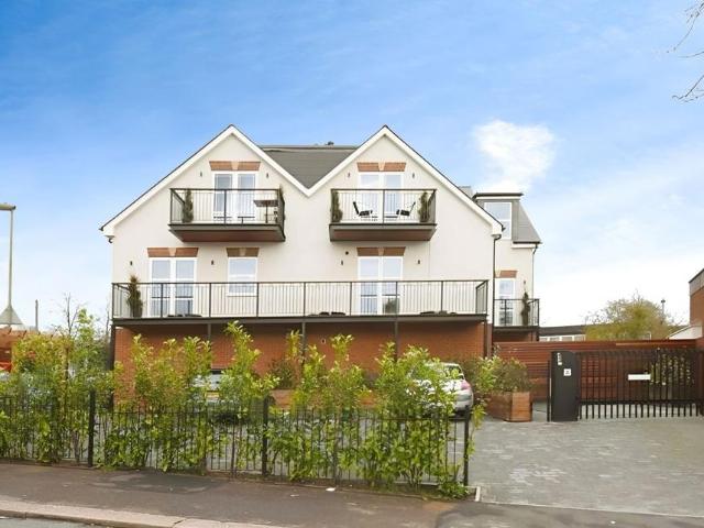 2 bedroom flat for sale