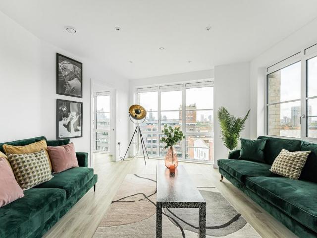 2 bedroom flat for sale