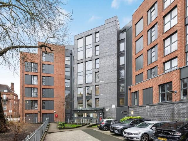 2 bedroom flat for sale