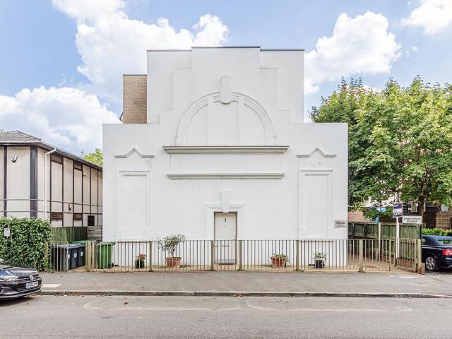 2 bedroom flat for sale