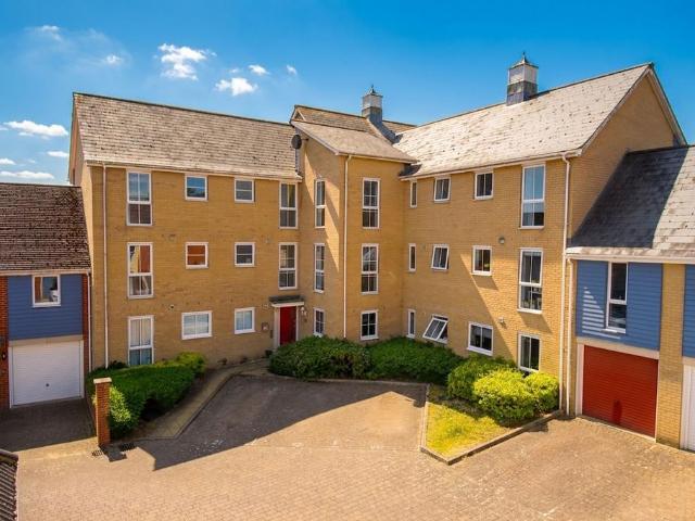 2 bedroom flat for sale