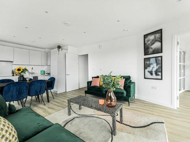 2 bedroom flat for sale