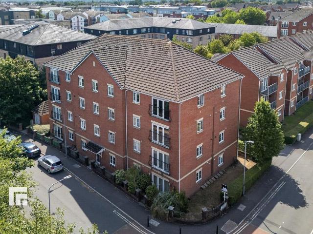 2 bedroom flat for sale