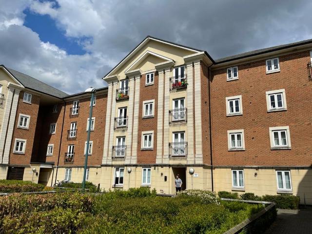 2 bedroom flat for sale