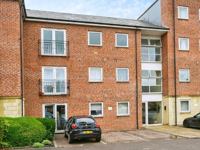2 bedroom flat for sale