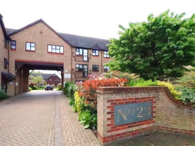 2 bedroom flat for sale
