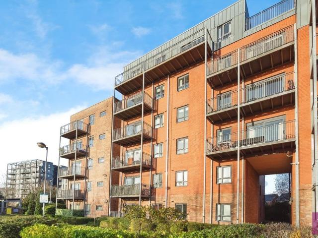 2 bedroom flat for sale