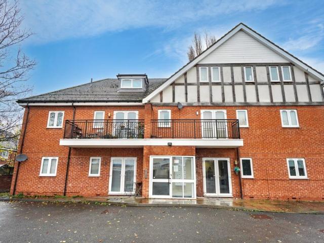 2 bedroom flat for sale