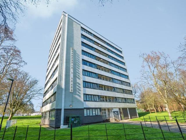 2 bedroom flat for sale