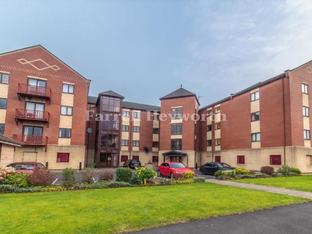2 bedroom flat for sale