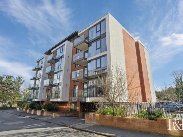 2 bedroom flat for sale