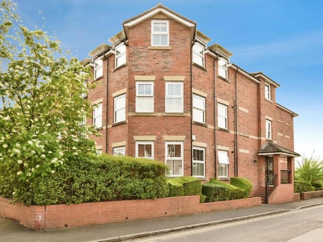 2 bedroom flat for sale