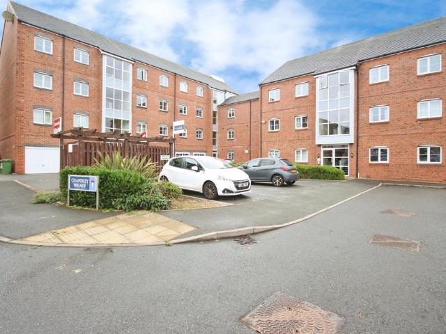 2 bedroom flat for sale