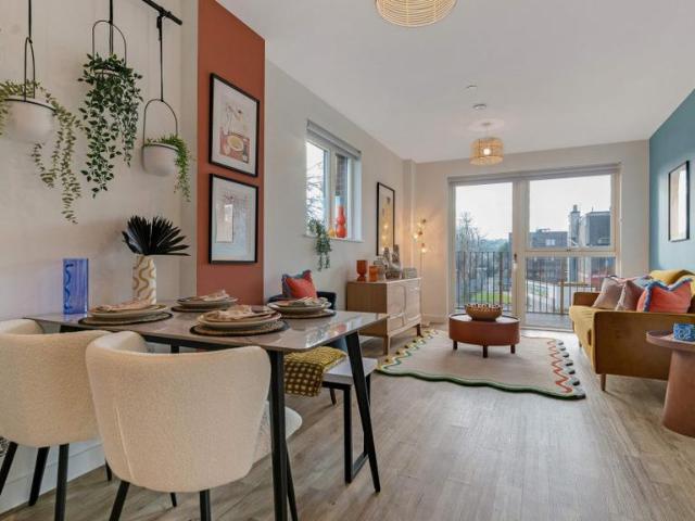 2 bedroom flat for sale