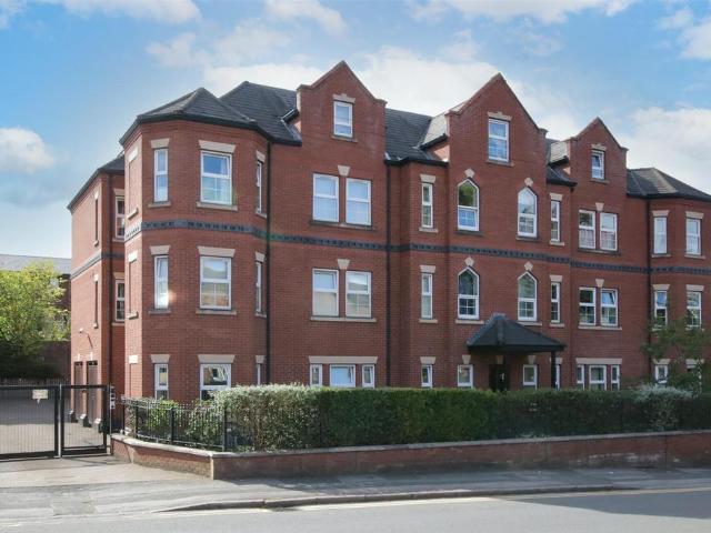 2 bedroom flat for sale
