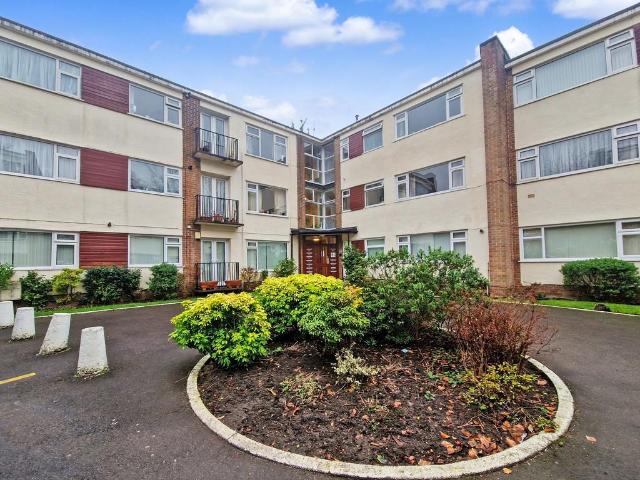 2 bedroom flat for sale