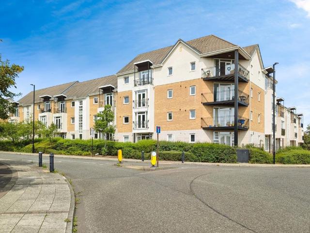 2 bedroom flat for sale