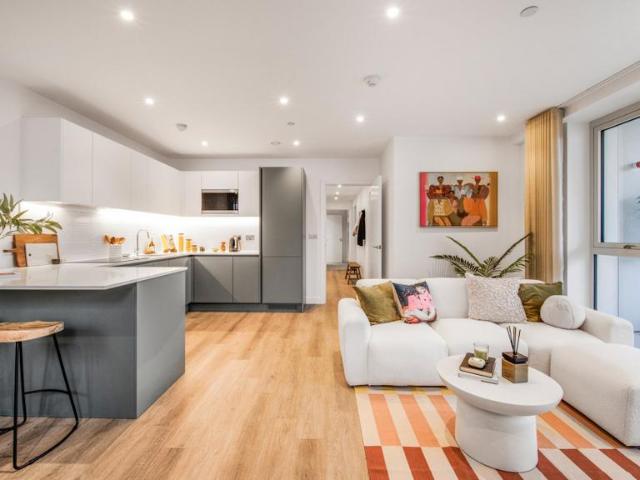 2 bedroom flat for sale
