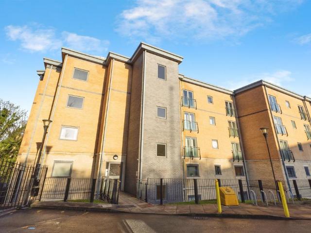 2 bedroom flat for sale