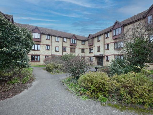 2 bedroom flat for sale