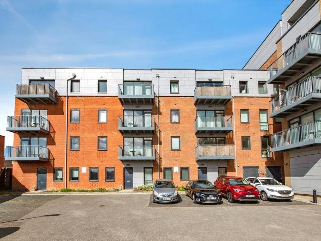 2 bedroom flat for sale