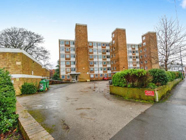 2 bedroom flat for sale
