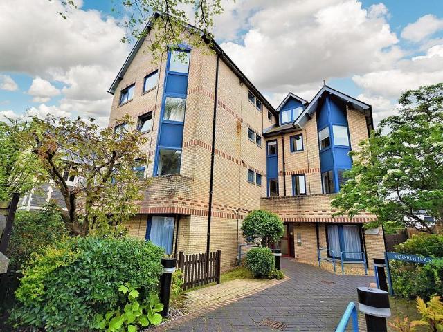 2 bedroom flat for sale