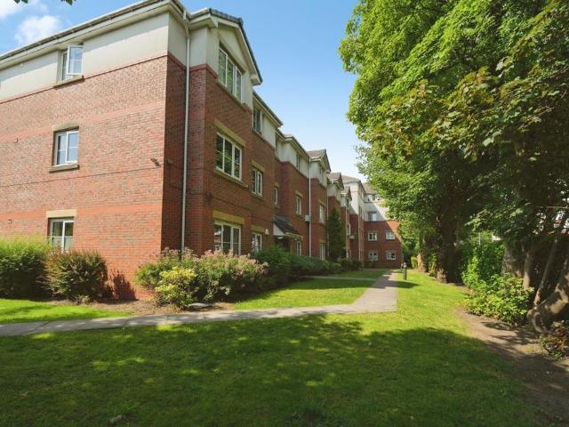 2 bedroom flat for sale