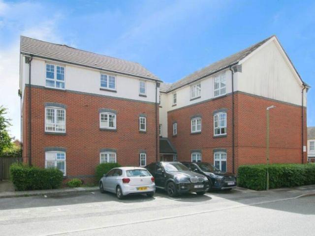 2 bedroom flat for sale