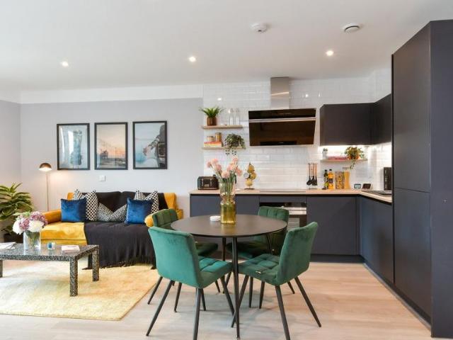 2 bedroom flat for sale