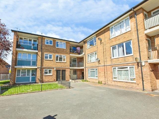 2 bedroom flat for sale