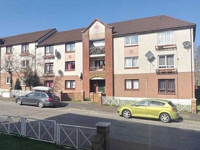 2 bedroom flat for sale