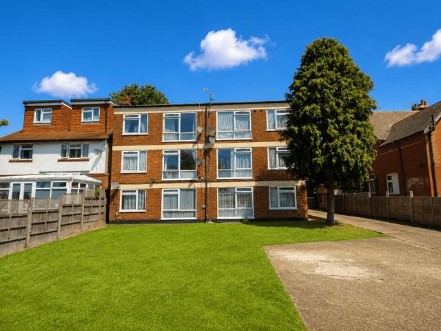 2 bedroom flat for sale