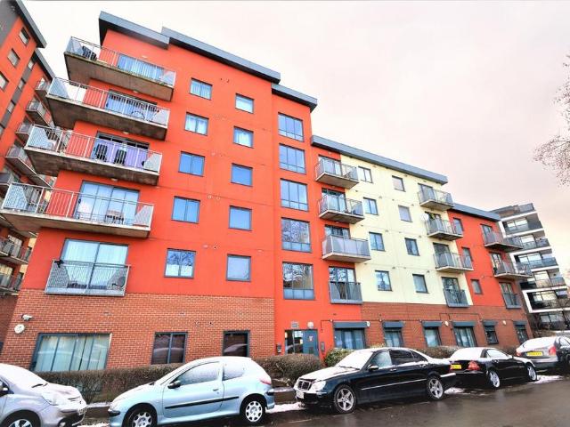 2 bedroom flat for sale