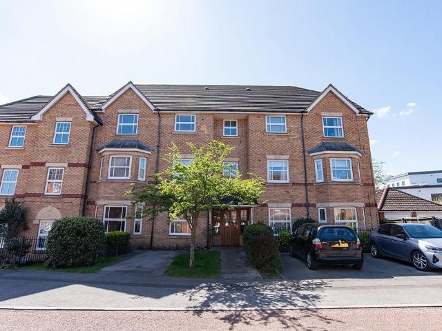 2 bedroom flat for sale