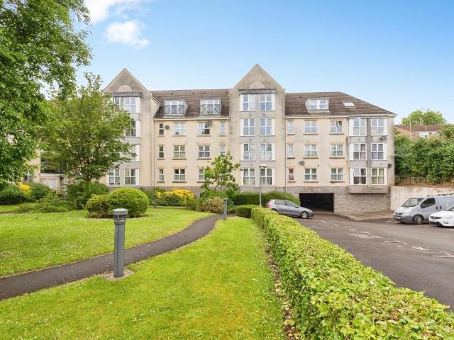 2 bedroom flat for sale