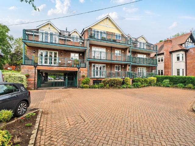 2 bedroom flat for sale