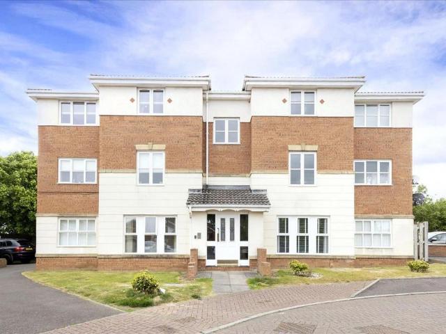 2 bedroom flat for sale