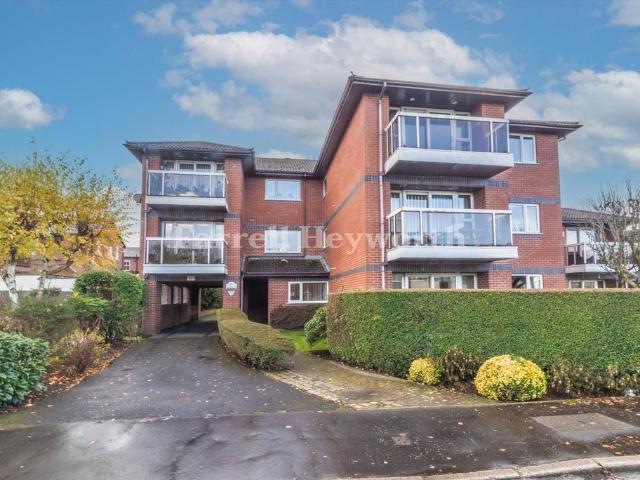 2 bedroom flat for sale