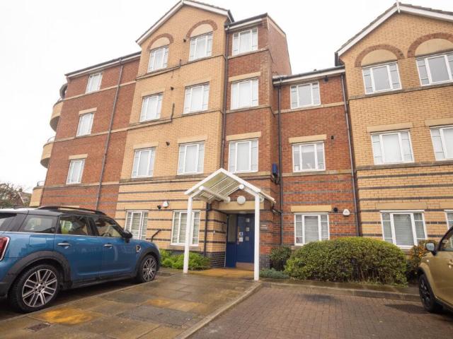 2 bedroom flat for sale