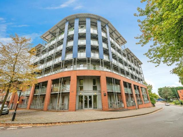 2 bedroom flat for sale