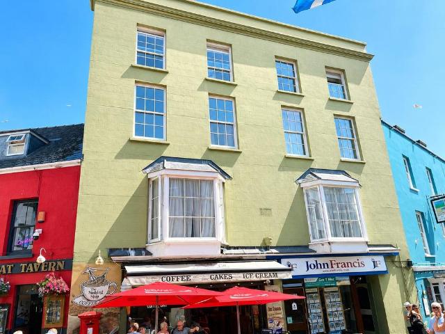 2 bedroom flat for sale