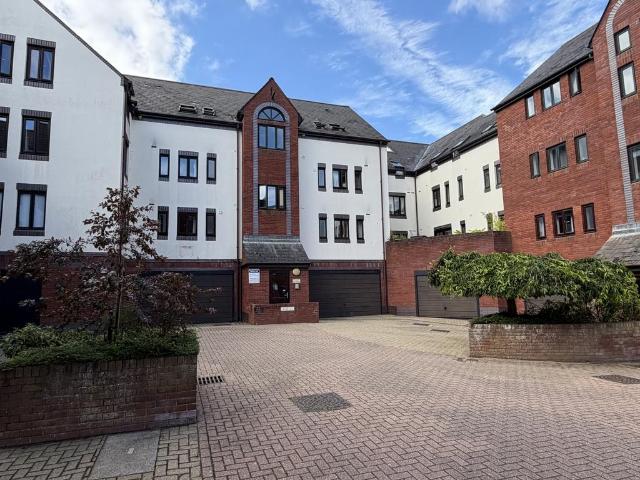 2 bedroom flat for sale