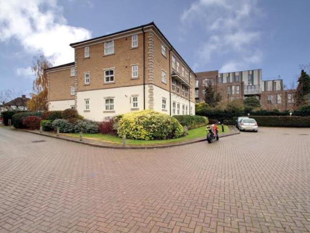 2 bedroom flat for sale