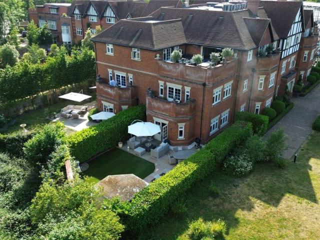 2 bedroom flat for sale
