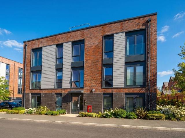 2 bedroom flat for sale