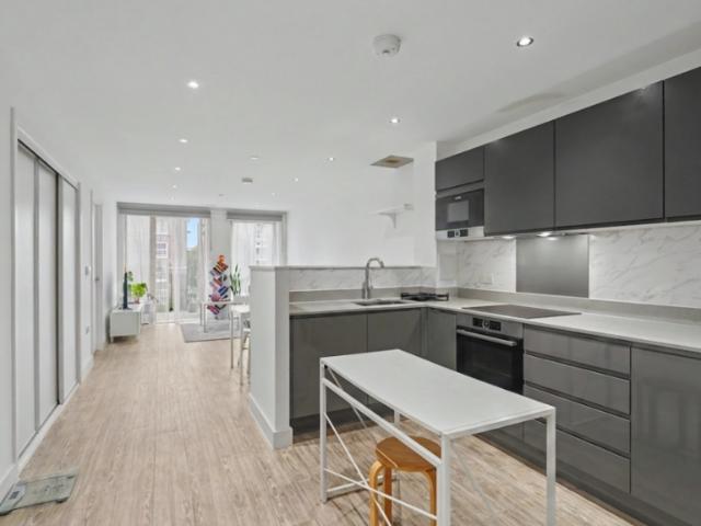 2 bedroom flat for sale