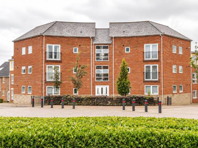 2 bedroom flat for sale