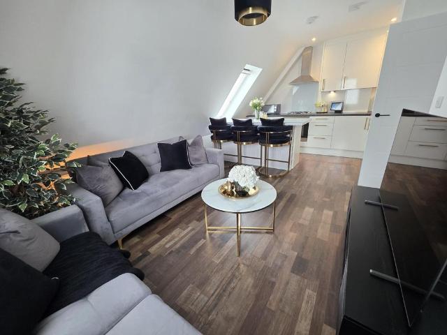 2 bedroom flat for sale